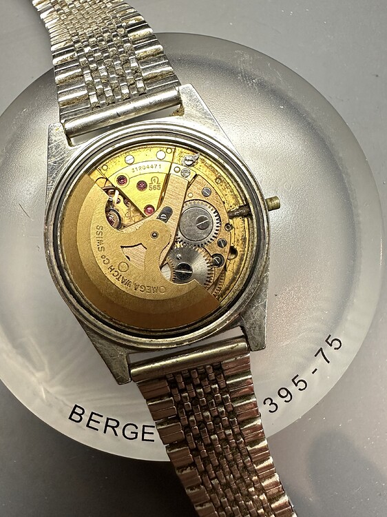 Stift kroon afgebroken uurwerk vast in horloge - Techniek & Reviews ...